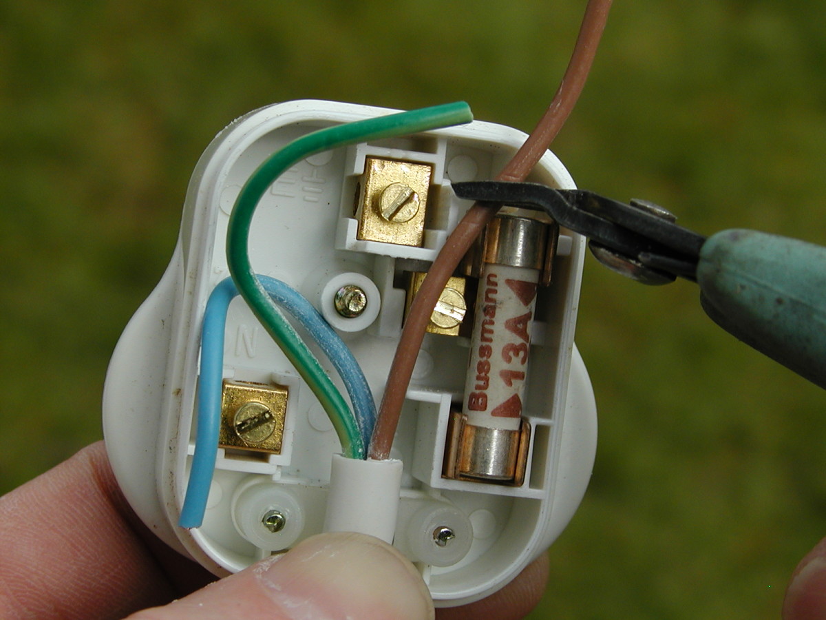 How to wire a plug - RightQuotes4all